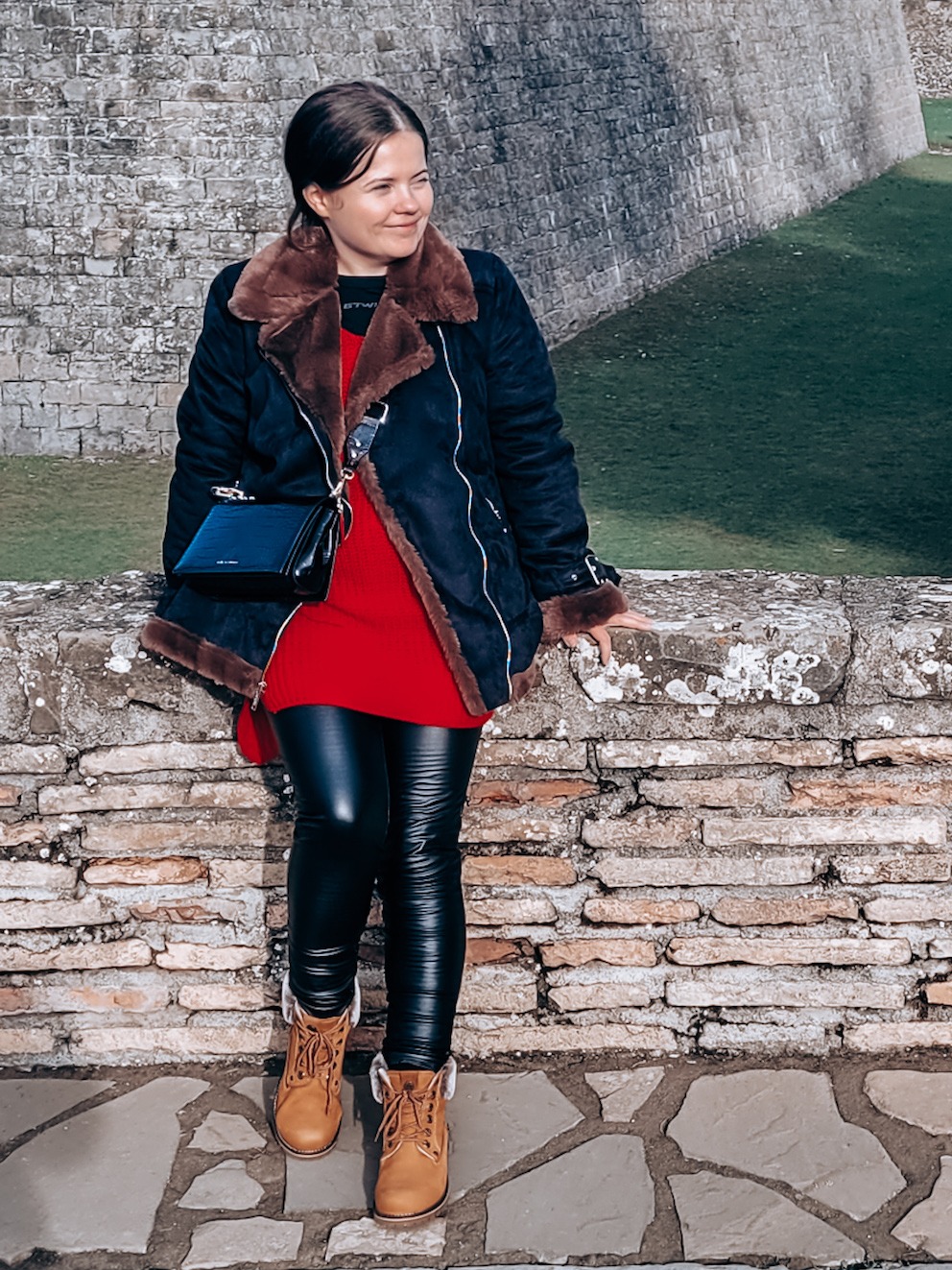 How to be cosy and chic for winter? | Glam, but first coffee