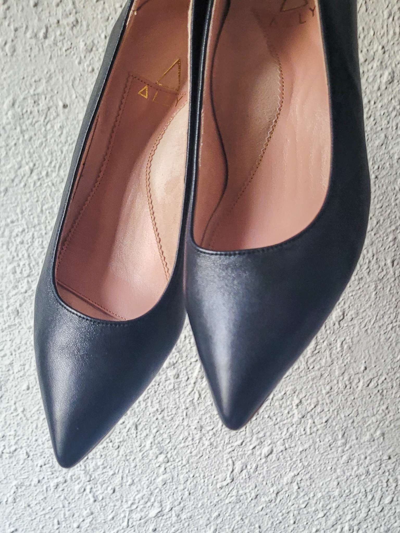 The best black kitten heels for Petites: Ally Shoes Review